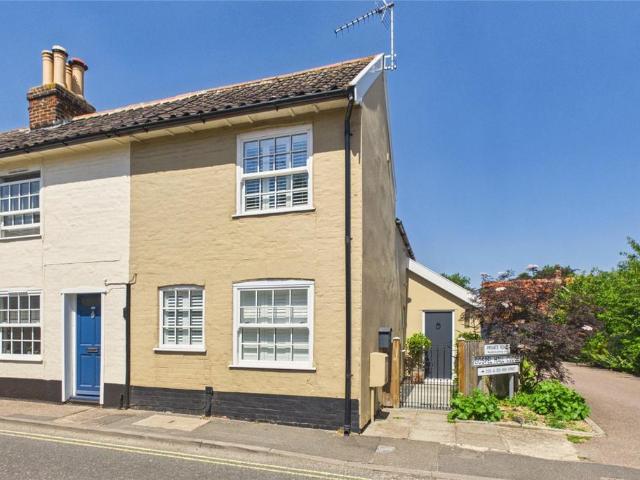 2 bedroom end of terrace house for sale