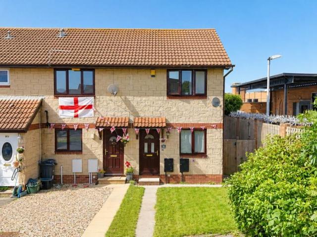 2 bedroom end of terrace house for sale