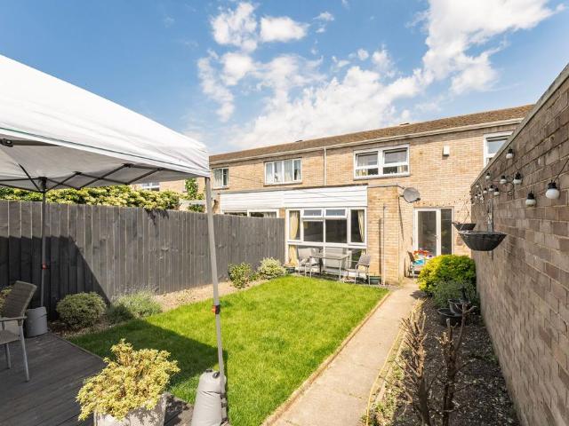 2 bedroom end of terrace house for sale