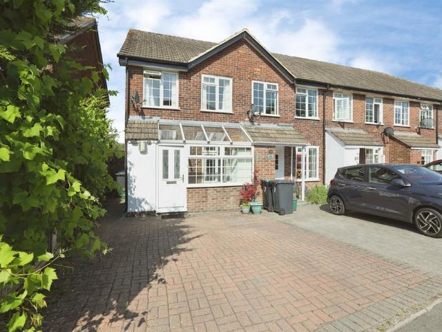 2 bedroom end of terrace house for sale