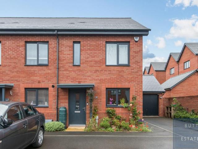 2 bedroom end of terrace house for sale