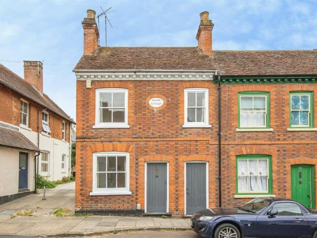 2 bedroom end of terrace house for sale
