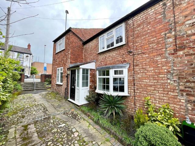 2 bedroom end of terrace house for sale