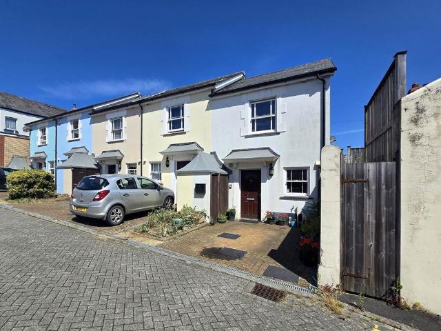 2 bedroom end of terrace house for sale