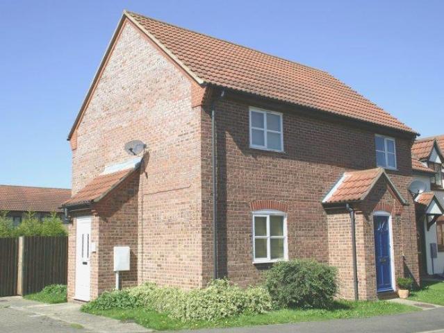 2 bedroom end of terrace house for sale