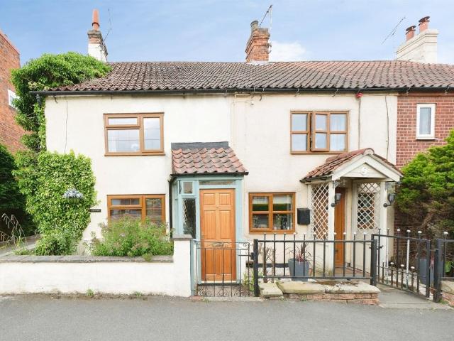 2 bedroom end of terrace house for sale