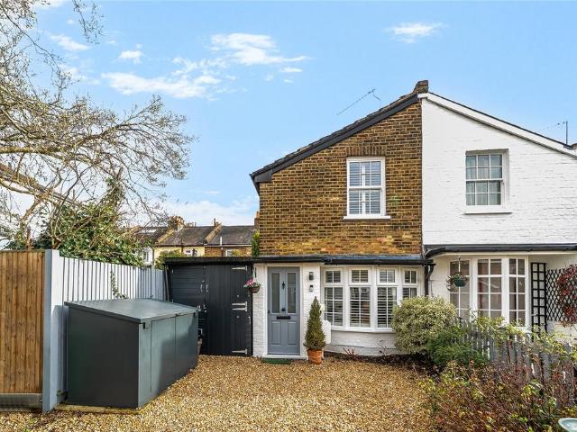 2 bedroom end of terrace house for sale