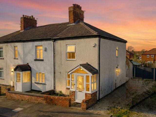 2 bedroom end of terrace house for sale