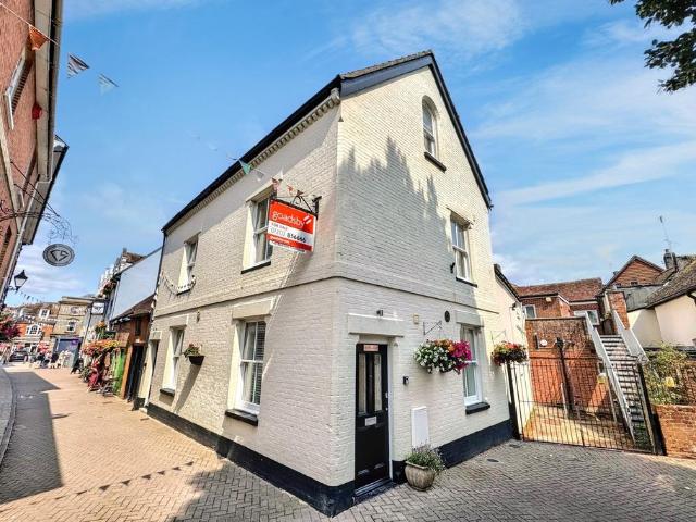 2 bedroom end of terrace house for sale