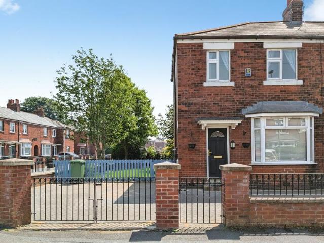 2 bedroom end of terrace house for sale