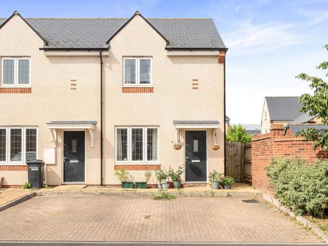 2 bedroom end of terrace house for sale