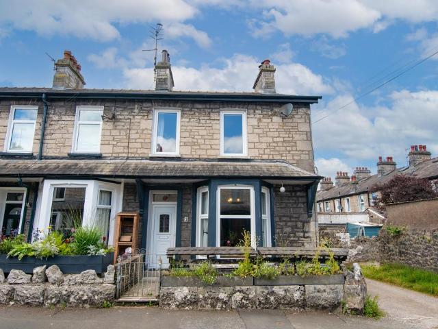 2 bedroom end of terrace house for sale