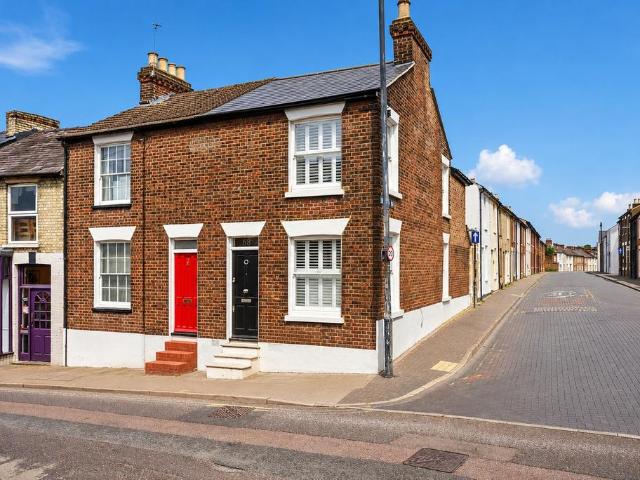 2 bedroom end of terrace house for sale