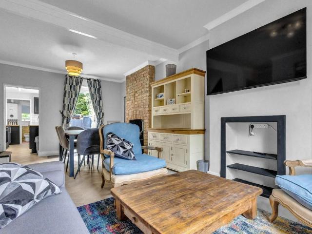 2 bedroom end of terrace house for sale