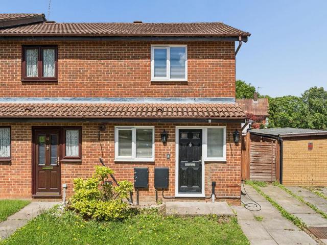2 bedroom end of terrace house for sale