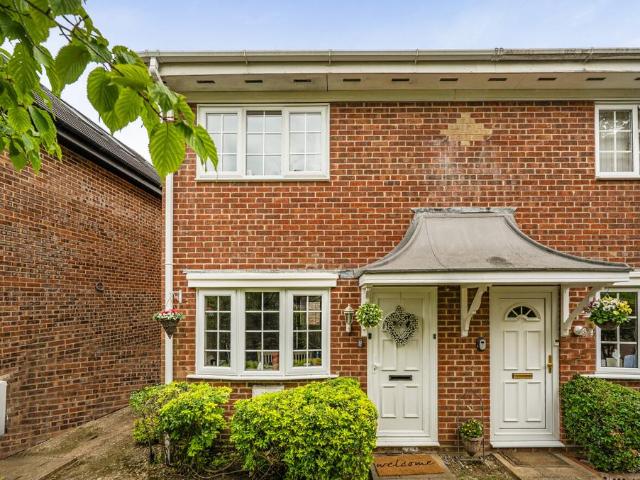 2 bedroom end of terrace house for sale
