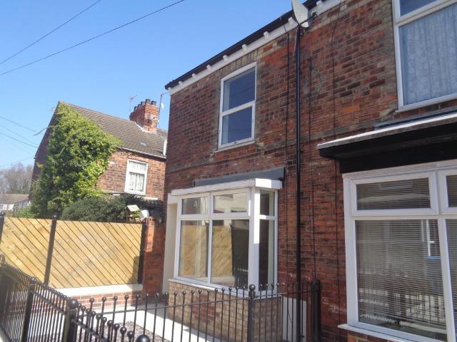 2 bedroom end of terrace house for sale