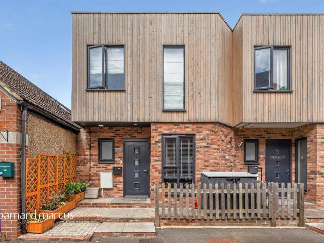 2 bedroom end of terrace house for sale