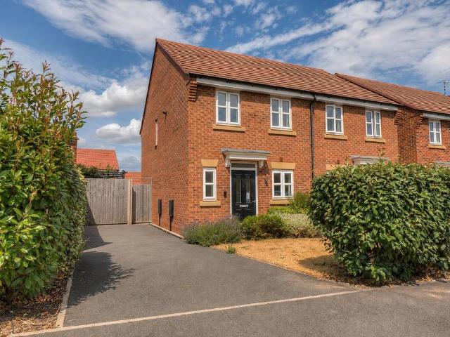 2 bedroom end of terrace house for sale