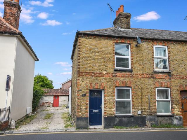 2 bedroom end of terrace house for sale