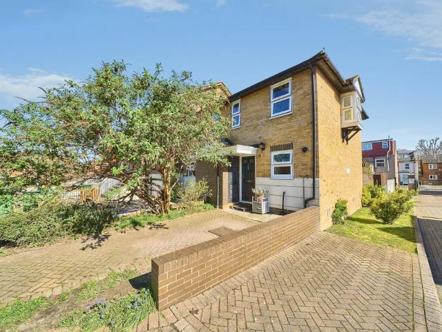 2 bedroom end of terrace house for sale