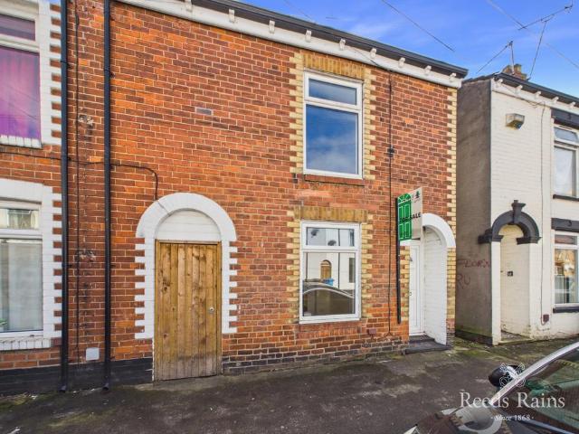 2 bedroom end of terrace house for sale