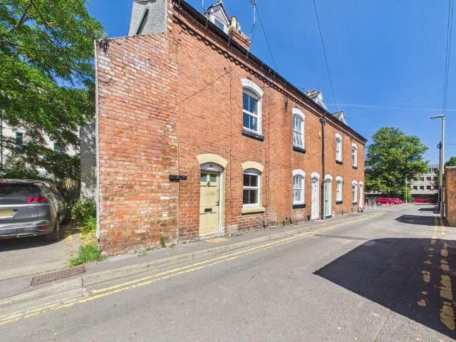 2 bedroom end of terrace house for sale