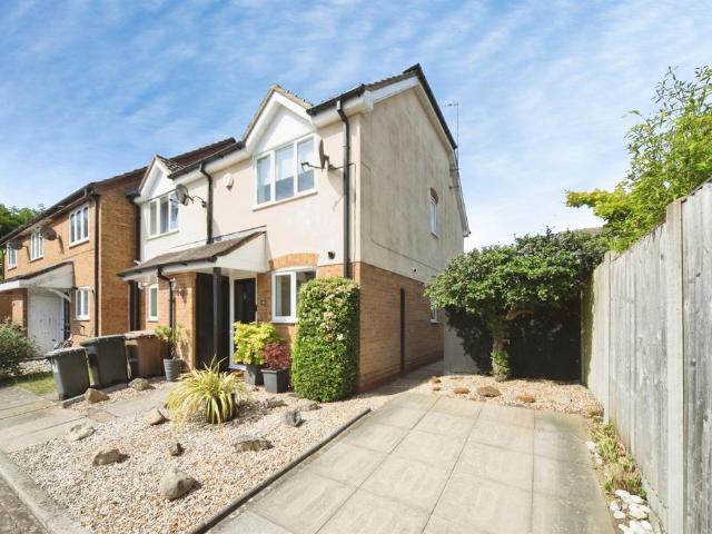 2 bedroom end of terrace house for sale