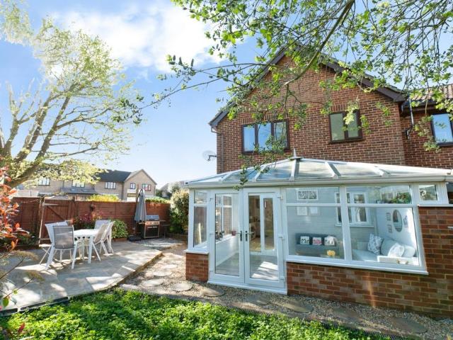 2 bedroom end of terrace house for sale