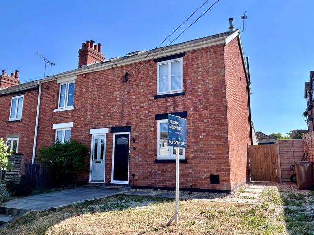 2 bedroom end of terrace house for sale