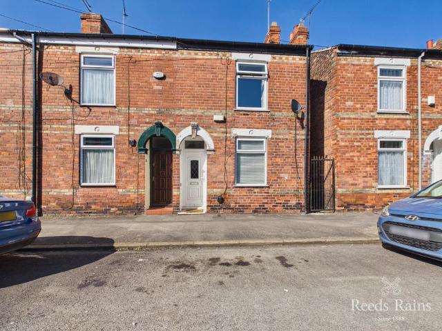 2 bedroom end of terrace house for sale