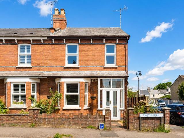 2 bedroom end of terrace house for sale