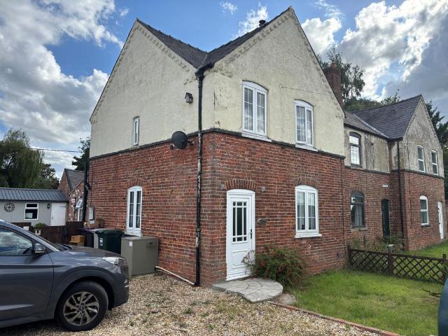 2 bedroom end of terrace house for sale