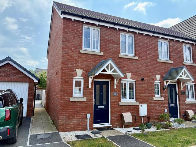 2 bedroom end of terrace house for sale