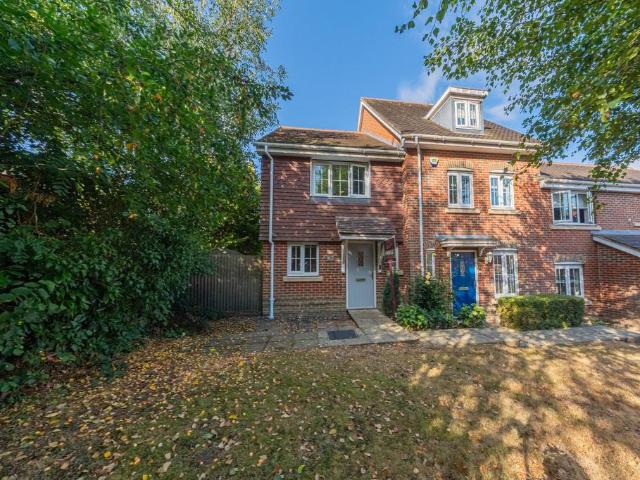 2 bedroom end of terrace house for sale