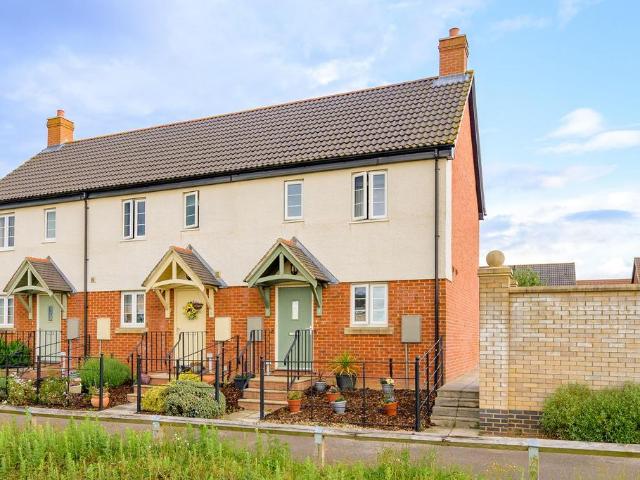 2 bedroom end of terrace house for sale