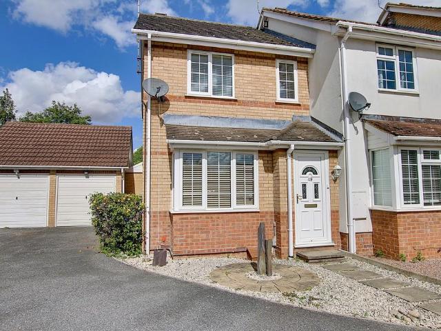 2 bedroom end of terrace house for sale