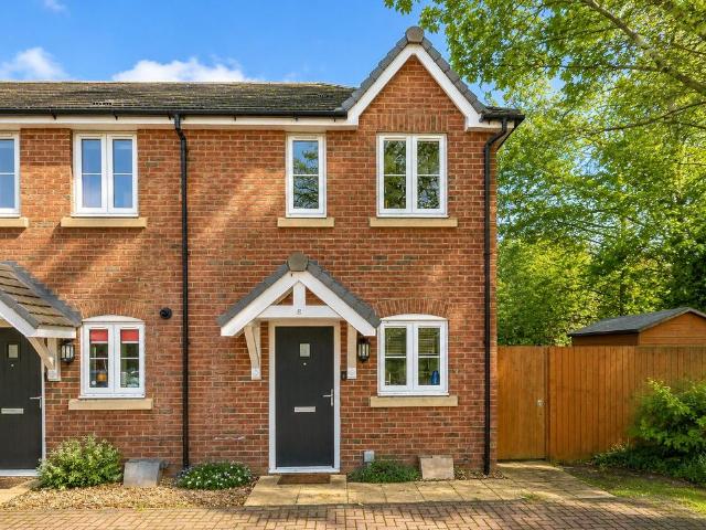 2 bedroom end of terrace house for sale
