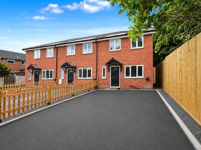2 bedroom end of terrace house for sale