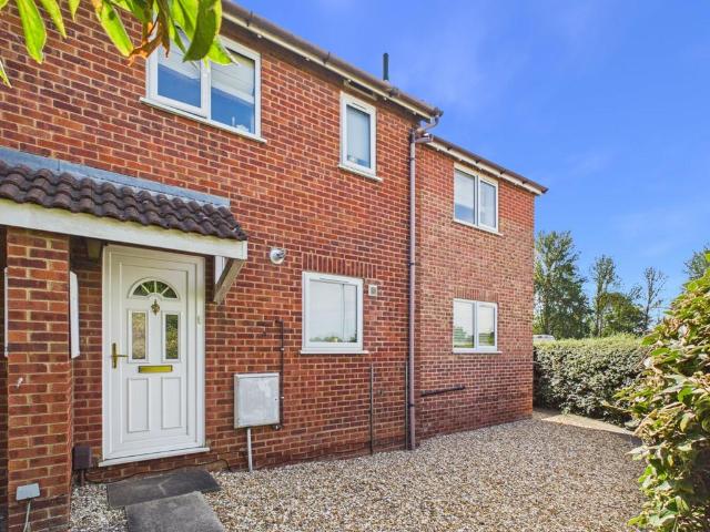 2 bedroom end of terrace house for sale