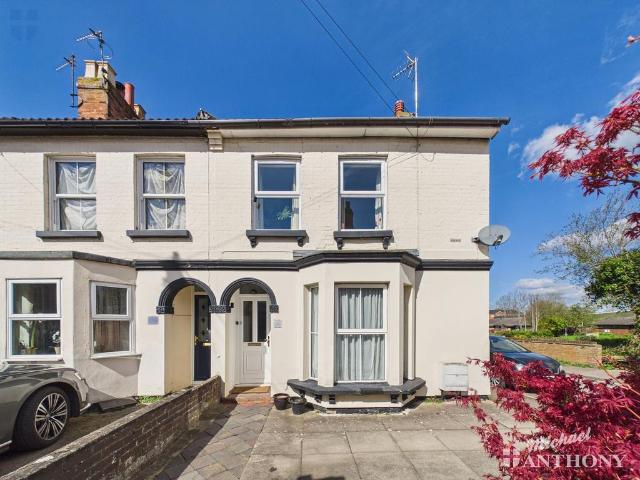 2 bedroom end of terrace house for sale