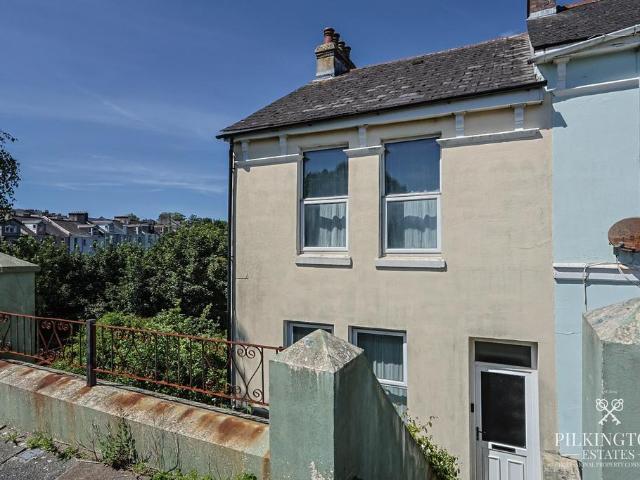 2 bedroom end of terrace house for sale
