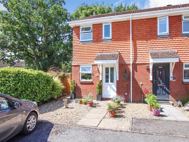 2 bedroom end of terrace house for sale