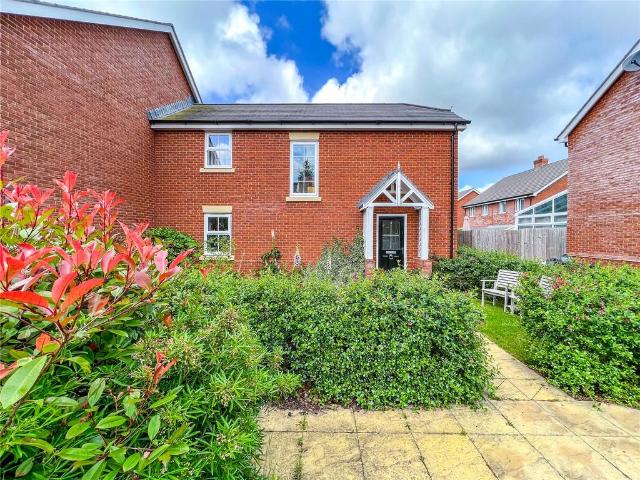 2 bedroom end of terrace house for sale