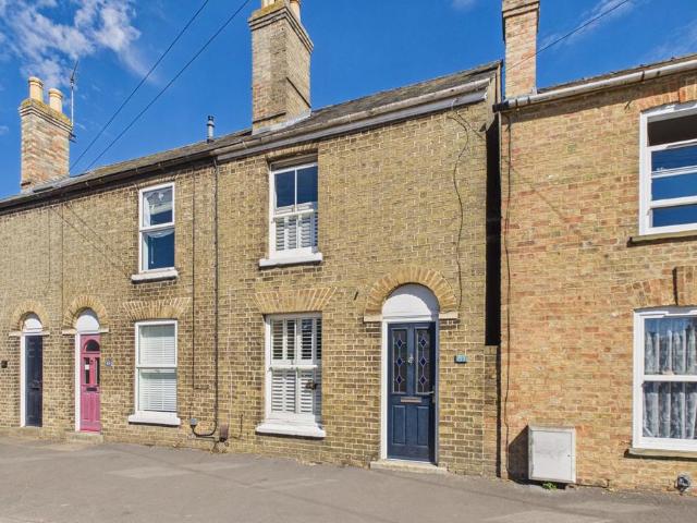 2 bedroom end of terrace house for sale