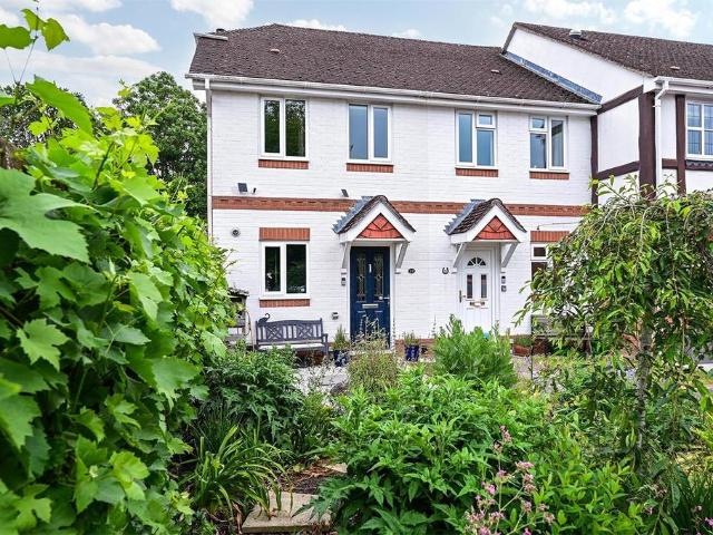 2 bedroom end of terrace house for sale