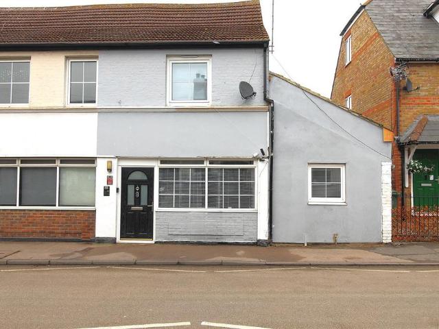 2 bedroom end of terrace house for sale
