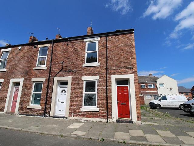 2 bedroom end of terrace house for sale