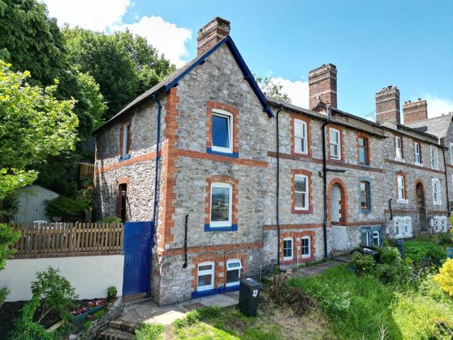 2 bedroom end of terrace house for sale
