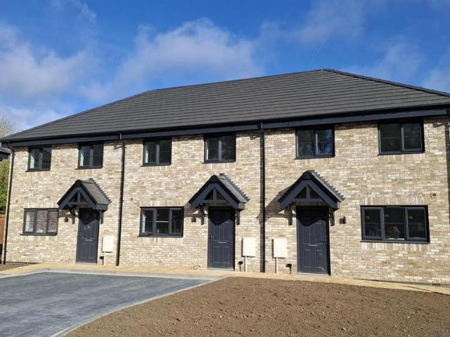 2 bedroom end of terrace house for sale